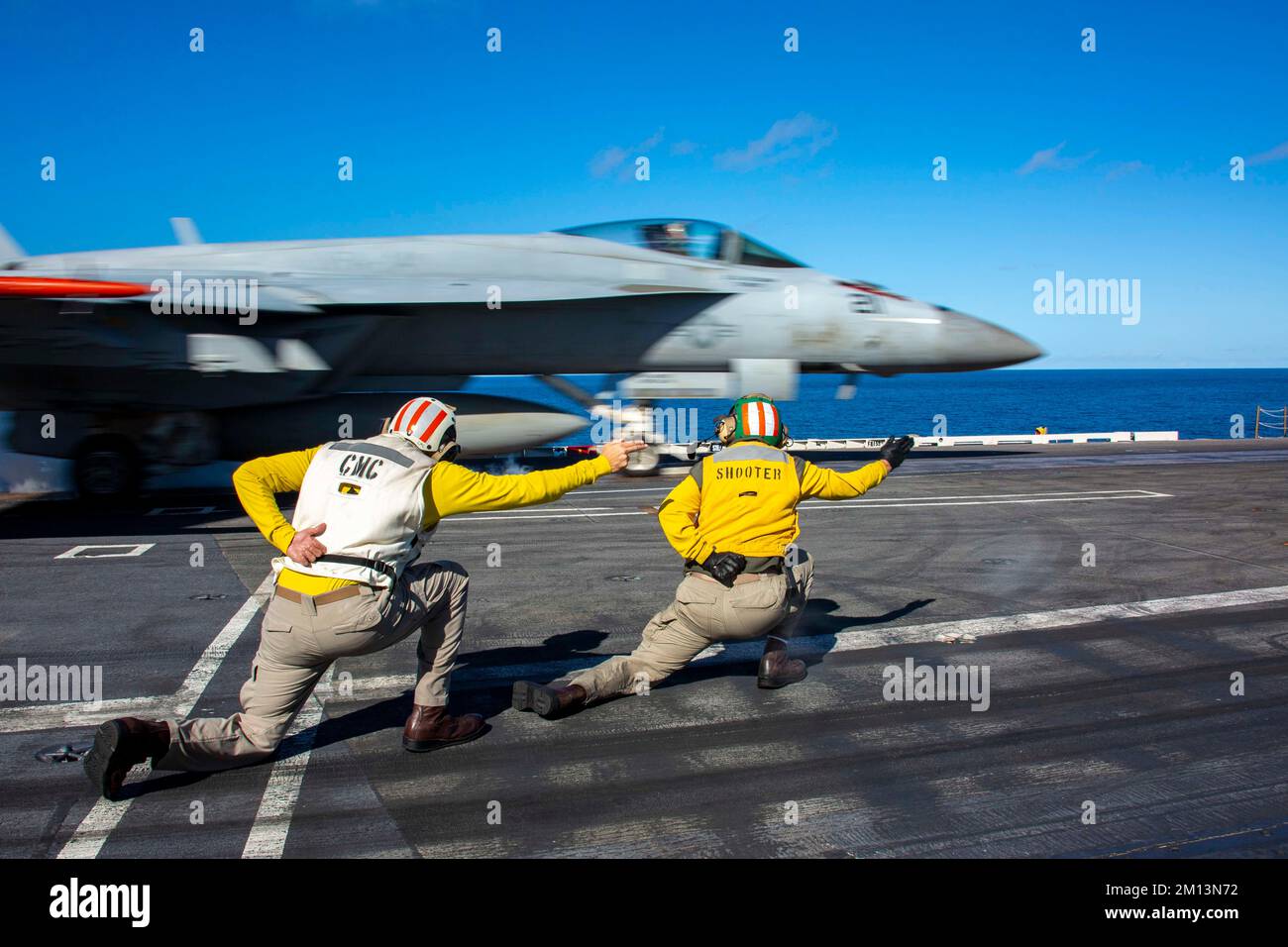 221207-N-MU675-1043 PACIFIC OCEAN (Dec. 7, 2022) Command Master Chief ...