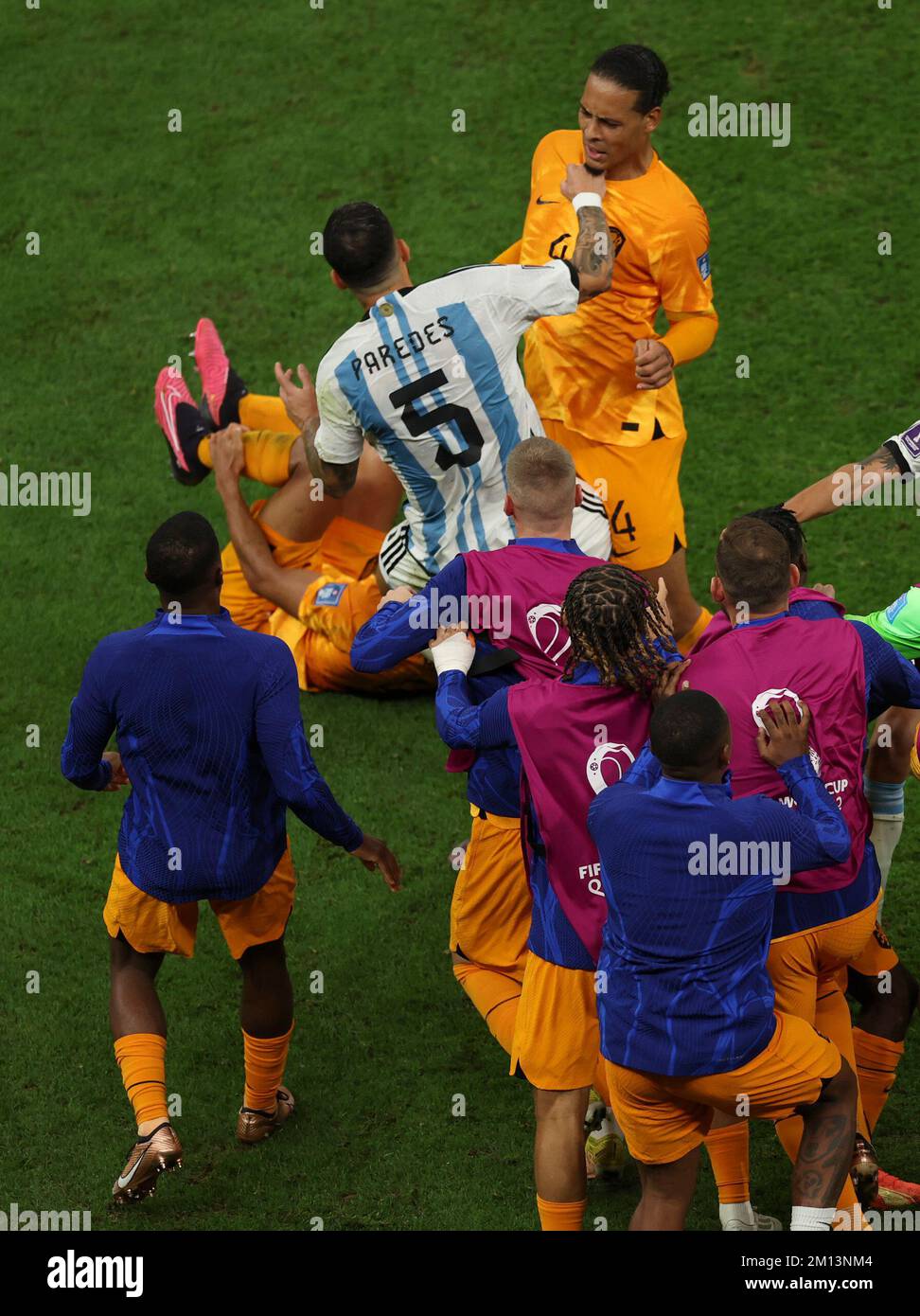Lusail, Qatar. 9th Dec, 2022. Leandro Paredes (above L) of Argentina ...