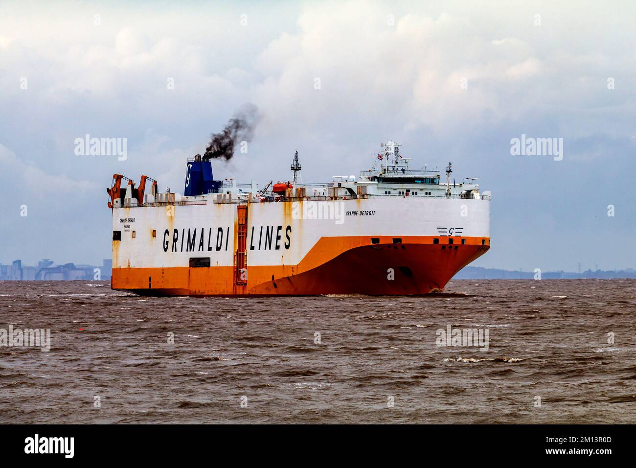 RoRo Grande Detriot heading into Royal Porbury docks Stock Photo - Alamy