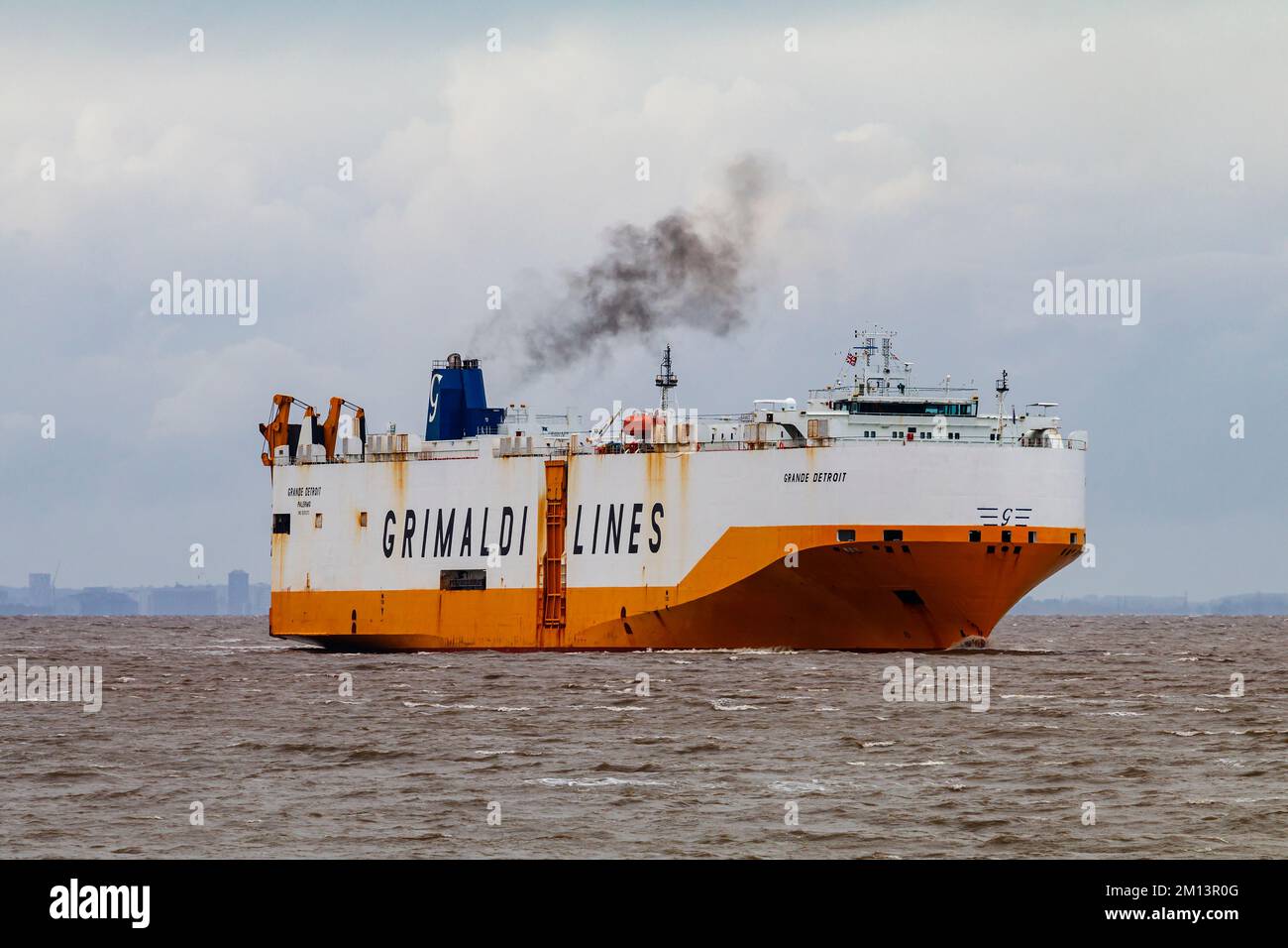 RoRo Grande Detriot heading into Royal Porbury docks Stock Photo - Alamy
