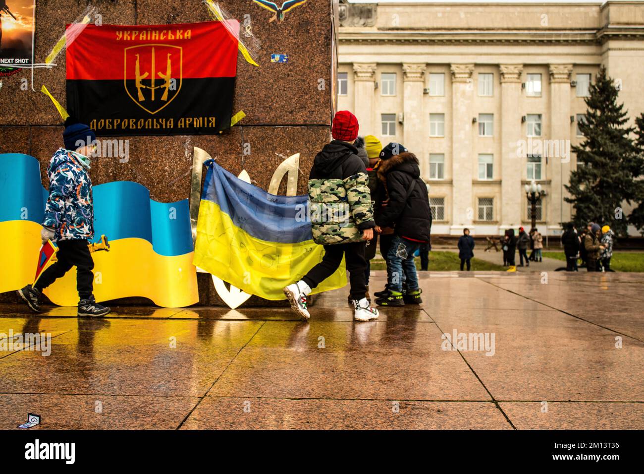 kid of Kherson celebrate the liberation of the city on Freedom Square ...