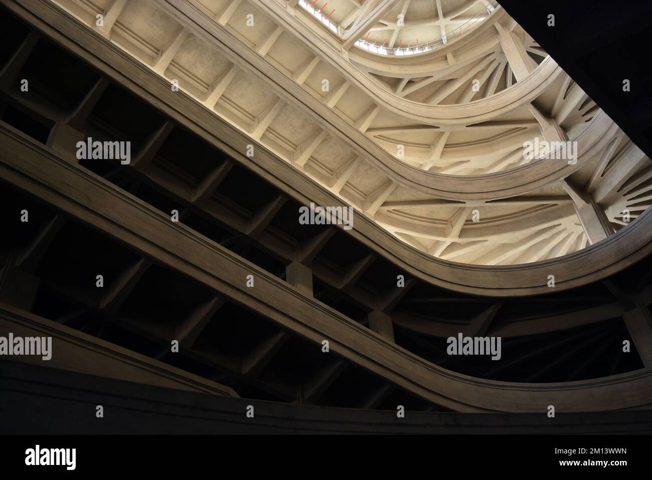 Spiral concrete ramp hi-res stock photography and images - Alamy