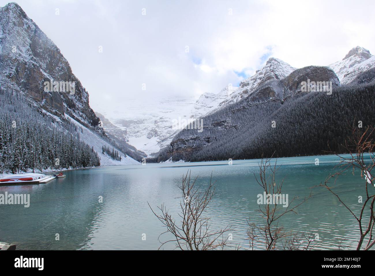 Winter lake louise hi-res stock photography and images - Alamy