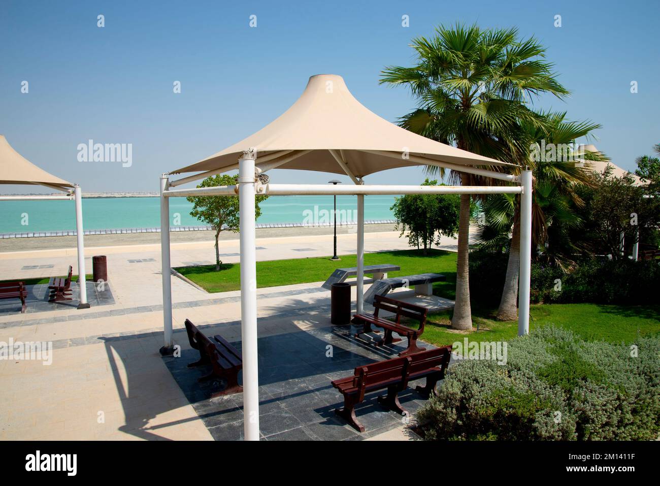 Beach on Persian Gulf - Qatar Stock Photo - Alamy