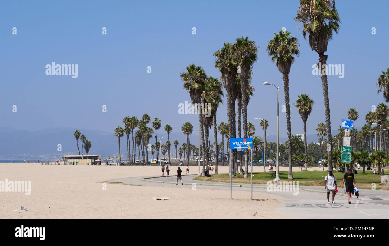 Trail between Venice Beach and Santa Monica on the West Coast of Los ...