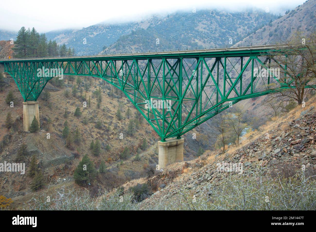 Pioneer Bridge in Shasta Canyon, State of Jefferson Scenic Byway ...