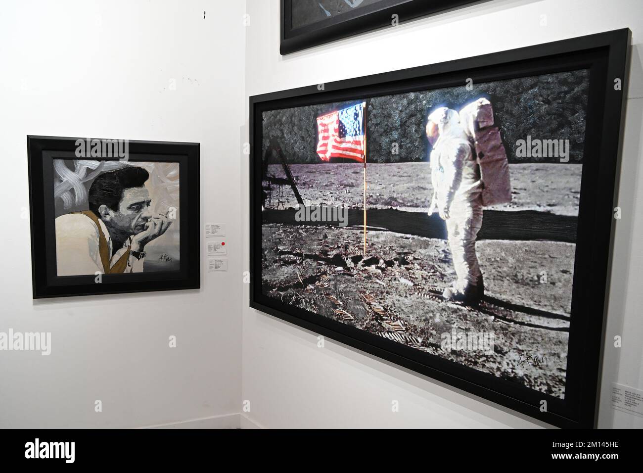 Hollywood FL, USA. 09th Dec, 2022. Rick Allen of Def Leppard's art ...