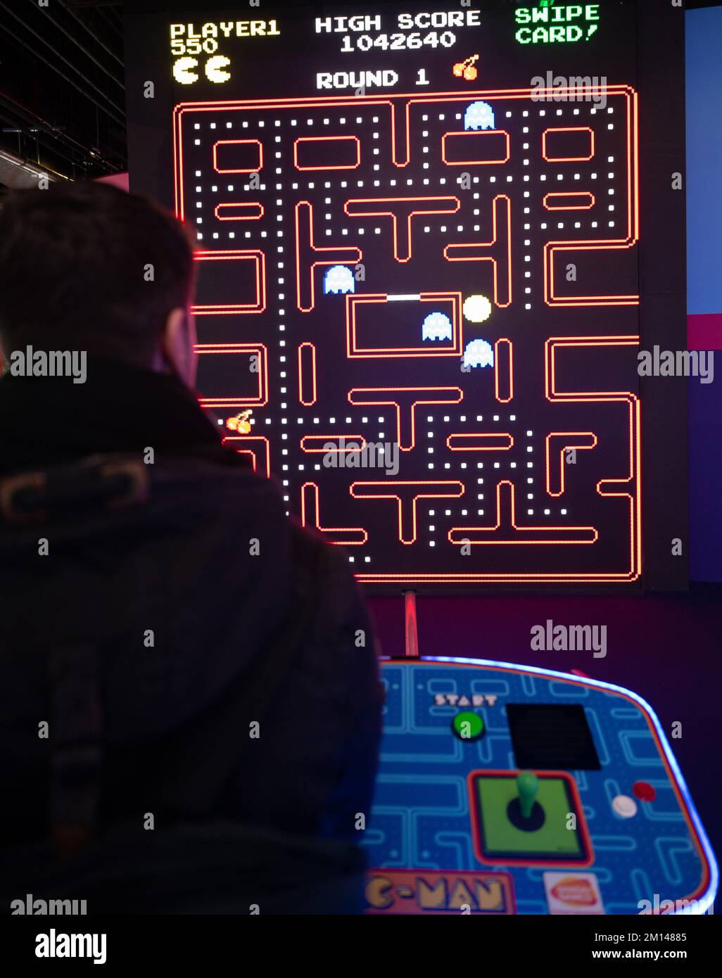 Pacman video game hi-res stock photography and images - Alamy