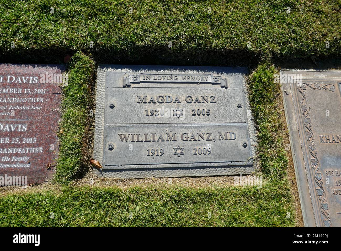 Los Angeles, California, USA 8th December 2022 William Ganz MD Grave in ...