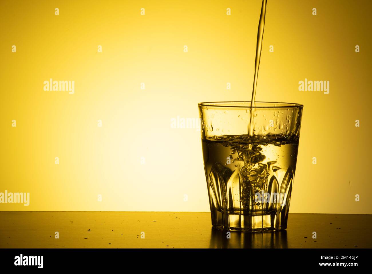 Water in transparent glass hi-res stock photography and images - Alamy