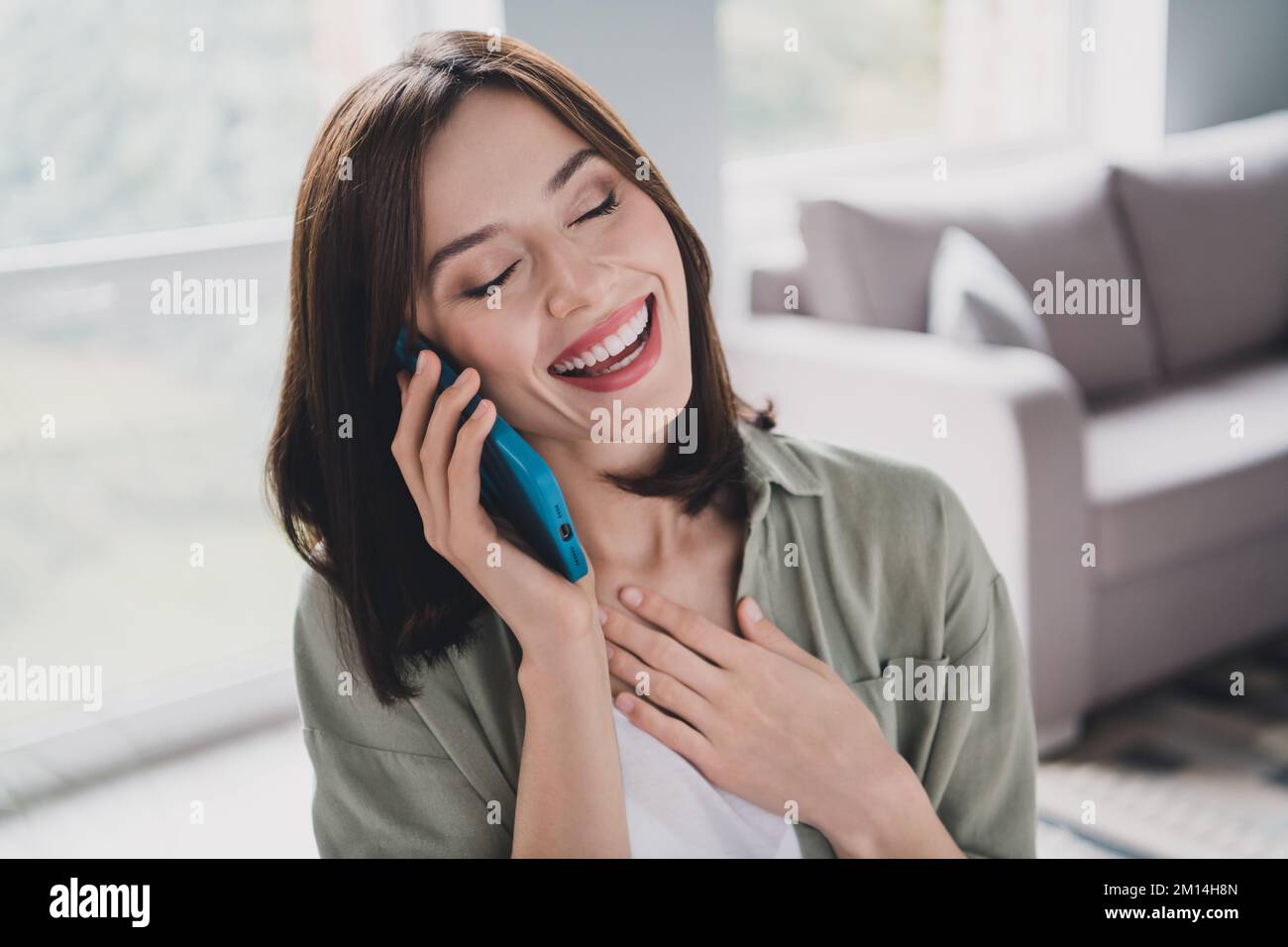 Photo of positive lady assistant boss freelancer enjoy break talk ...