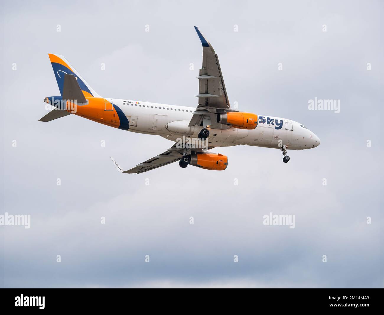 Hi sky airline hi-res stock photography and images - Alamy