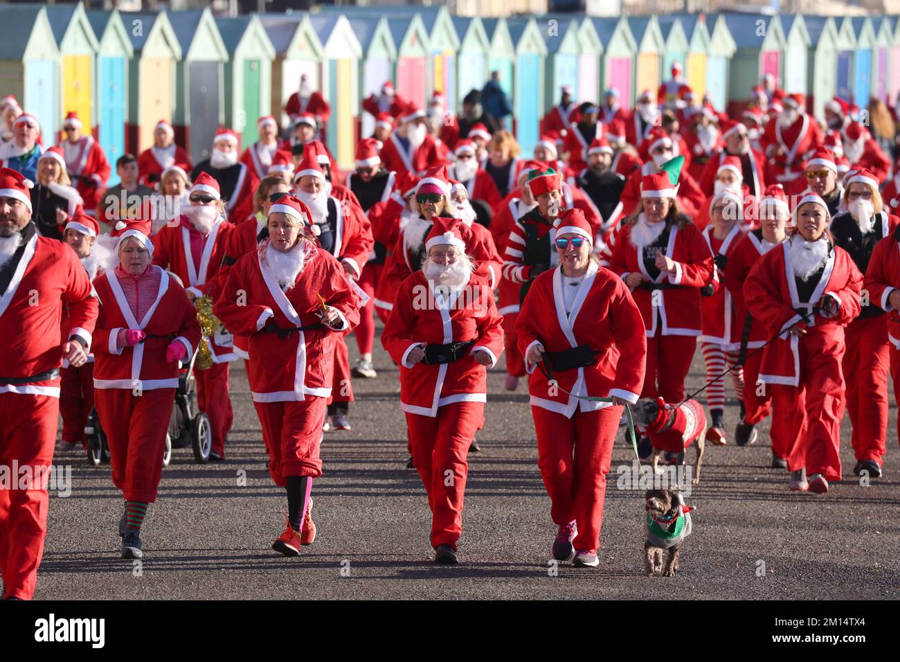 Brighton santa dash 2022 hi-res stock photography and images - Alamy