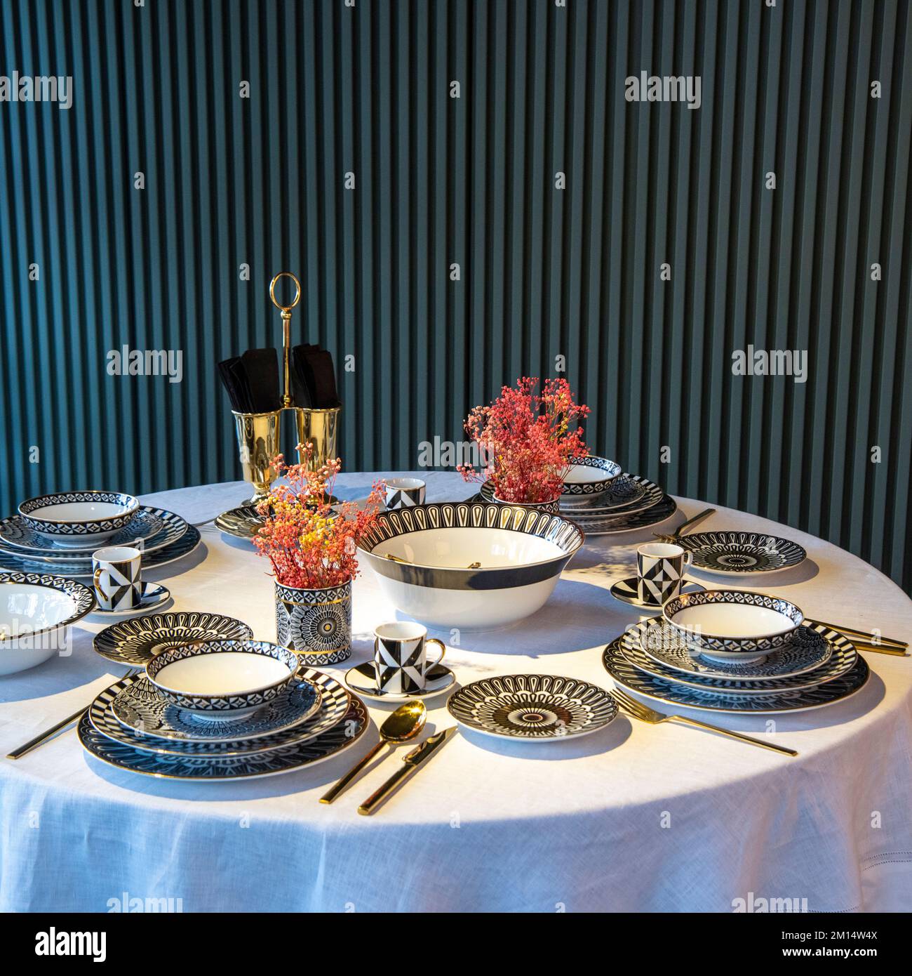 luxury design dinner plates with gold details on christmas table Stock ...