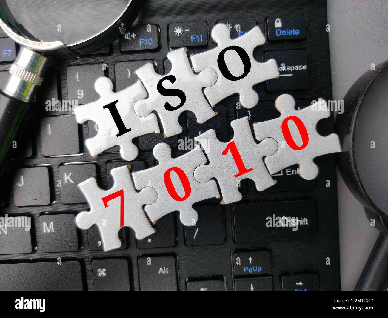 Iso 7010 sign hi-res stock photography and images - Alamy