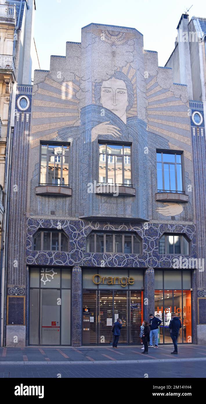 The former offices of the La Dépéche du Midi newspaper, built in 1932 ...