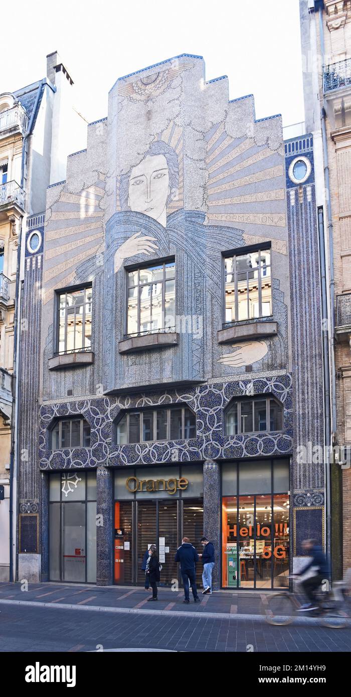 The former offices of the La Dépéche du Midi newspaper, built in 1932 ...