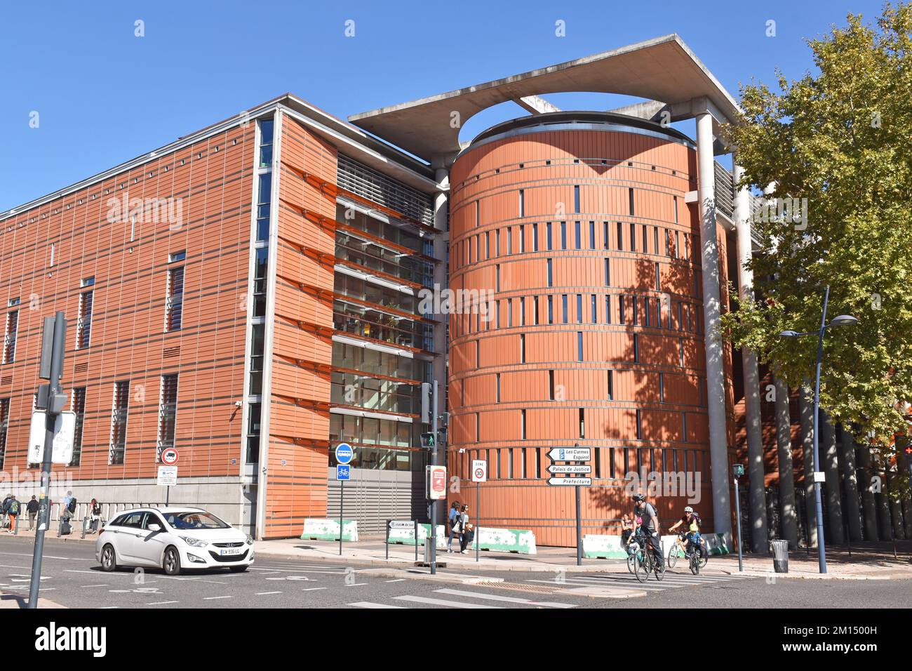 The new Courthouse in Toulouse, France, completed 2008 finished in the ...