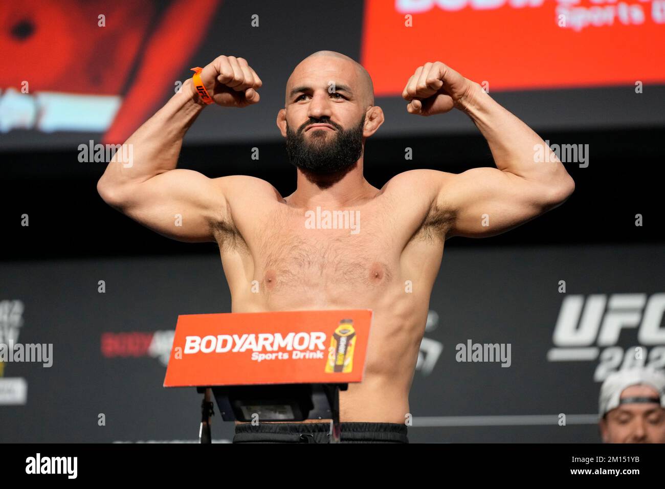 Las Vegas, USA. 09th Dec, 2022. LAS VEGAS, NV - December 9: Jared Gordon steps on the scale for ...