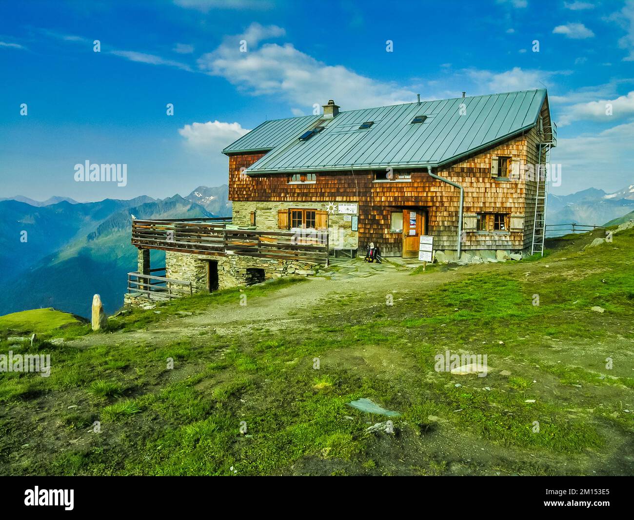 Trekking in the venediger mountains hi-res stock photography and images ...