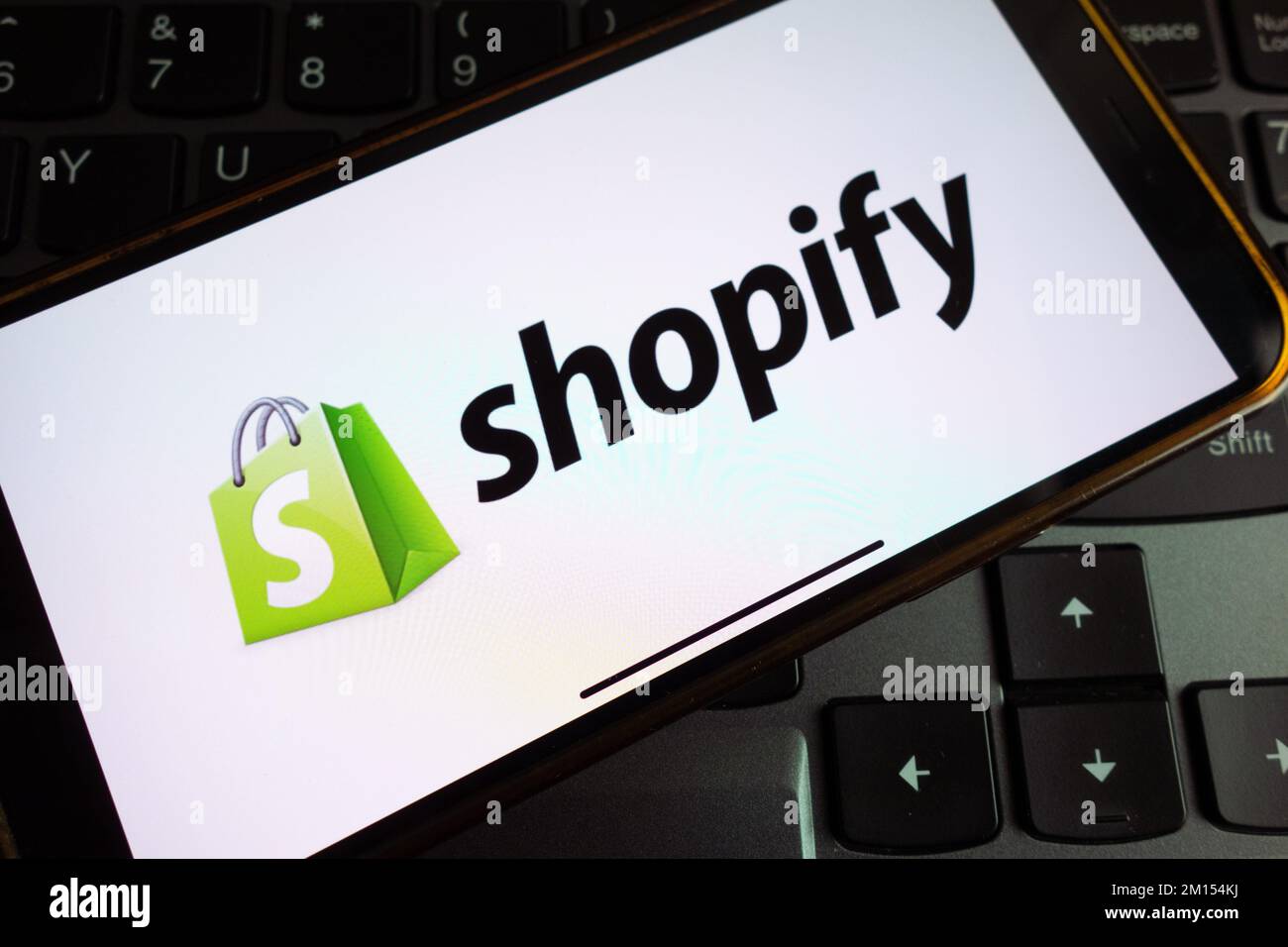 Shopify logo hi-res stock photography and images - Alamy
