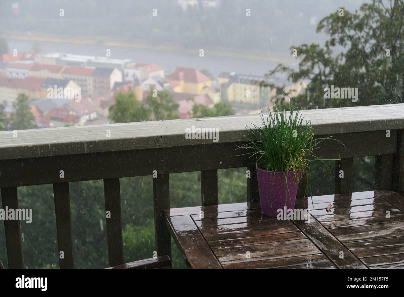 Rain garden terrace hi-res stock photography and images - Alamy