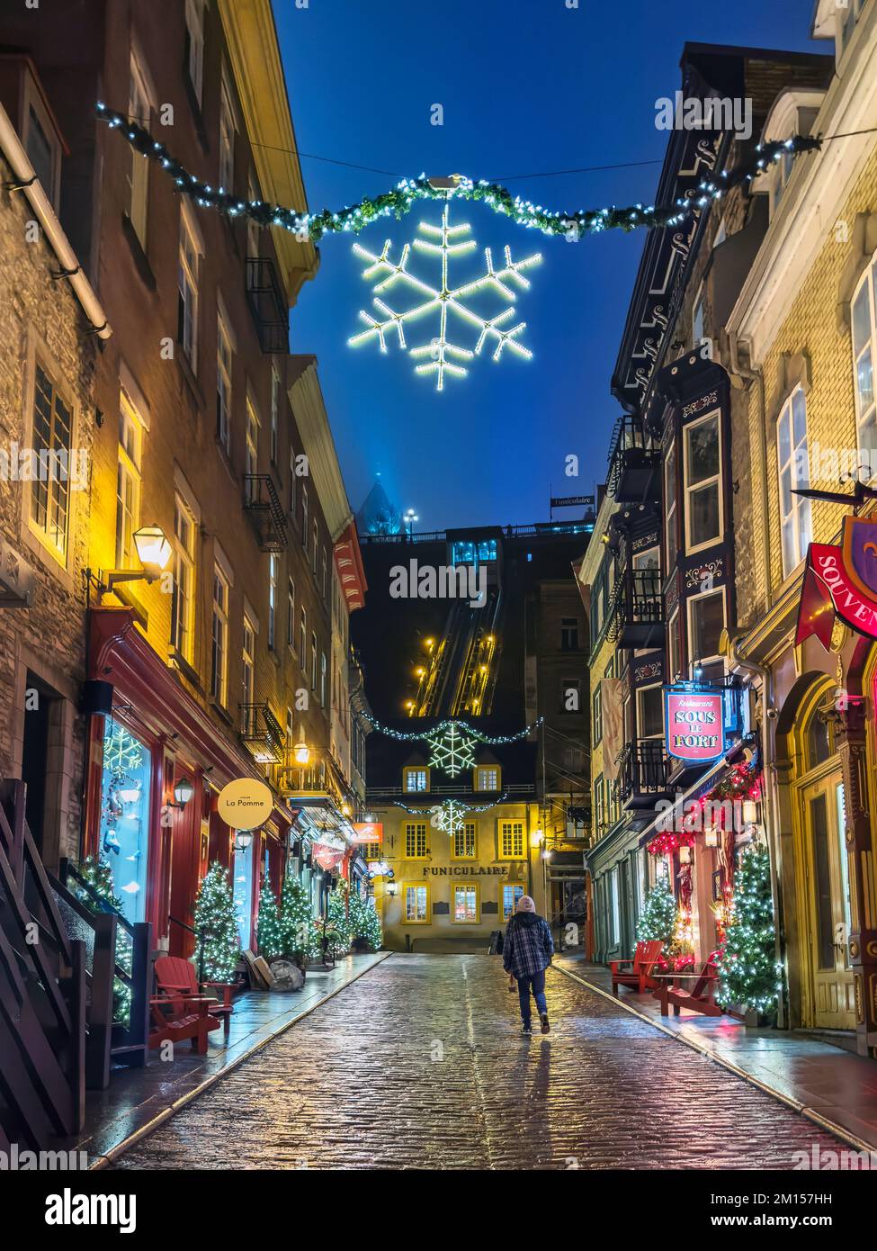 Christmas festive decorated street, Old Quebec City, Quebec,Canada ...