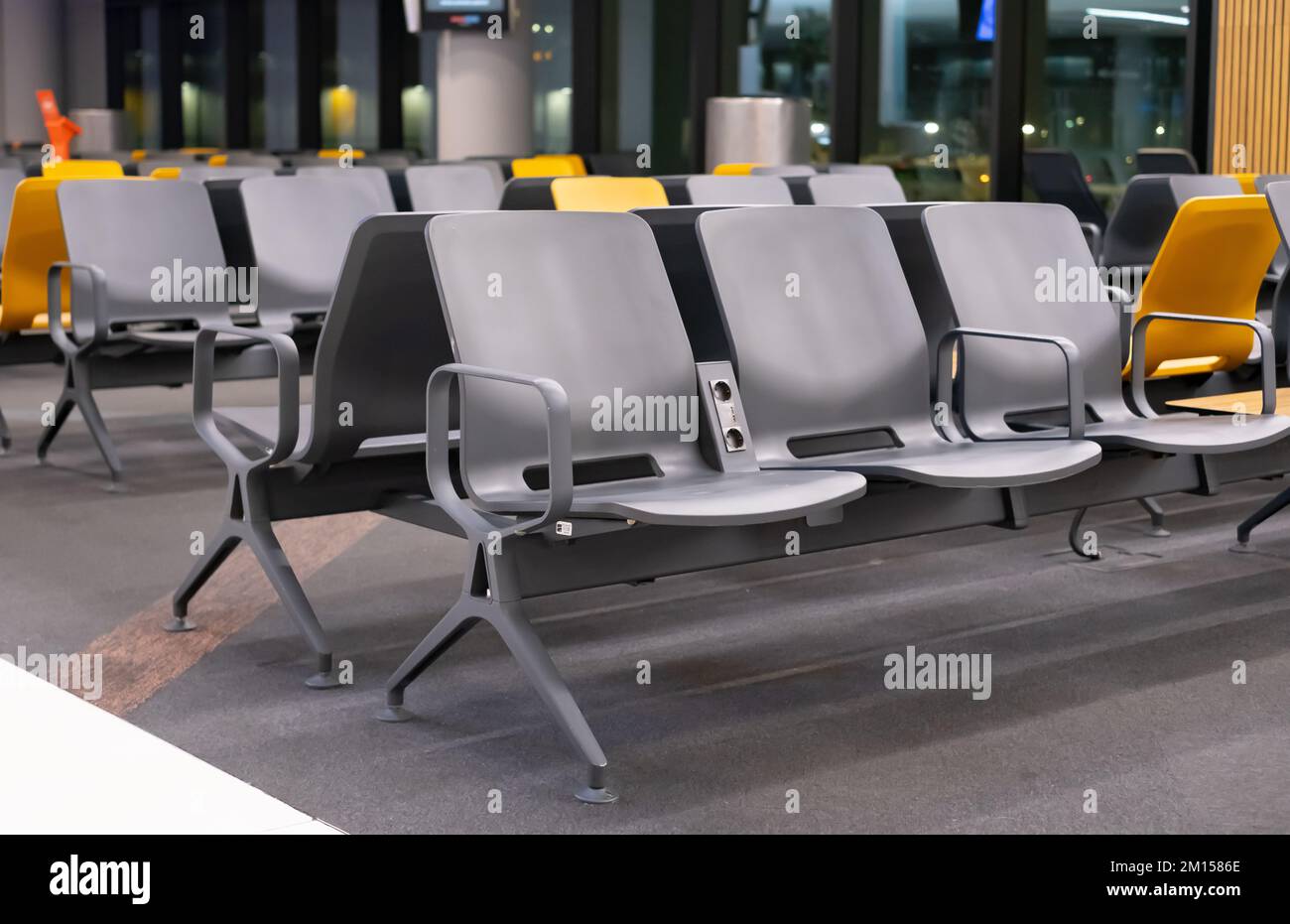 Airport waiting room window hi-res stock photography and images - Alamy