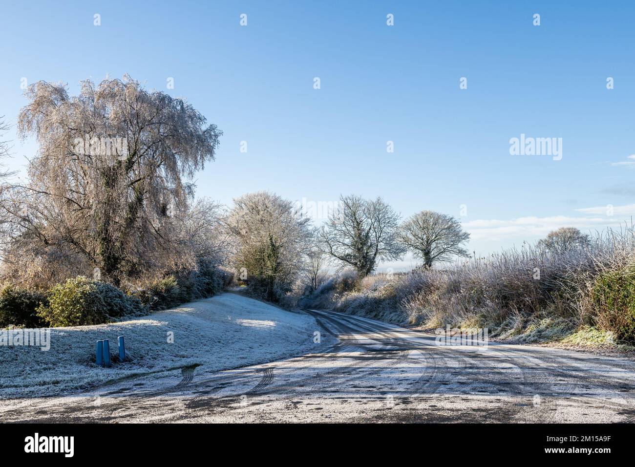 Athy, Co. Kindare, Ireland. 10th Dec, 2022. A heavy frost covers roads ...