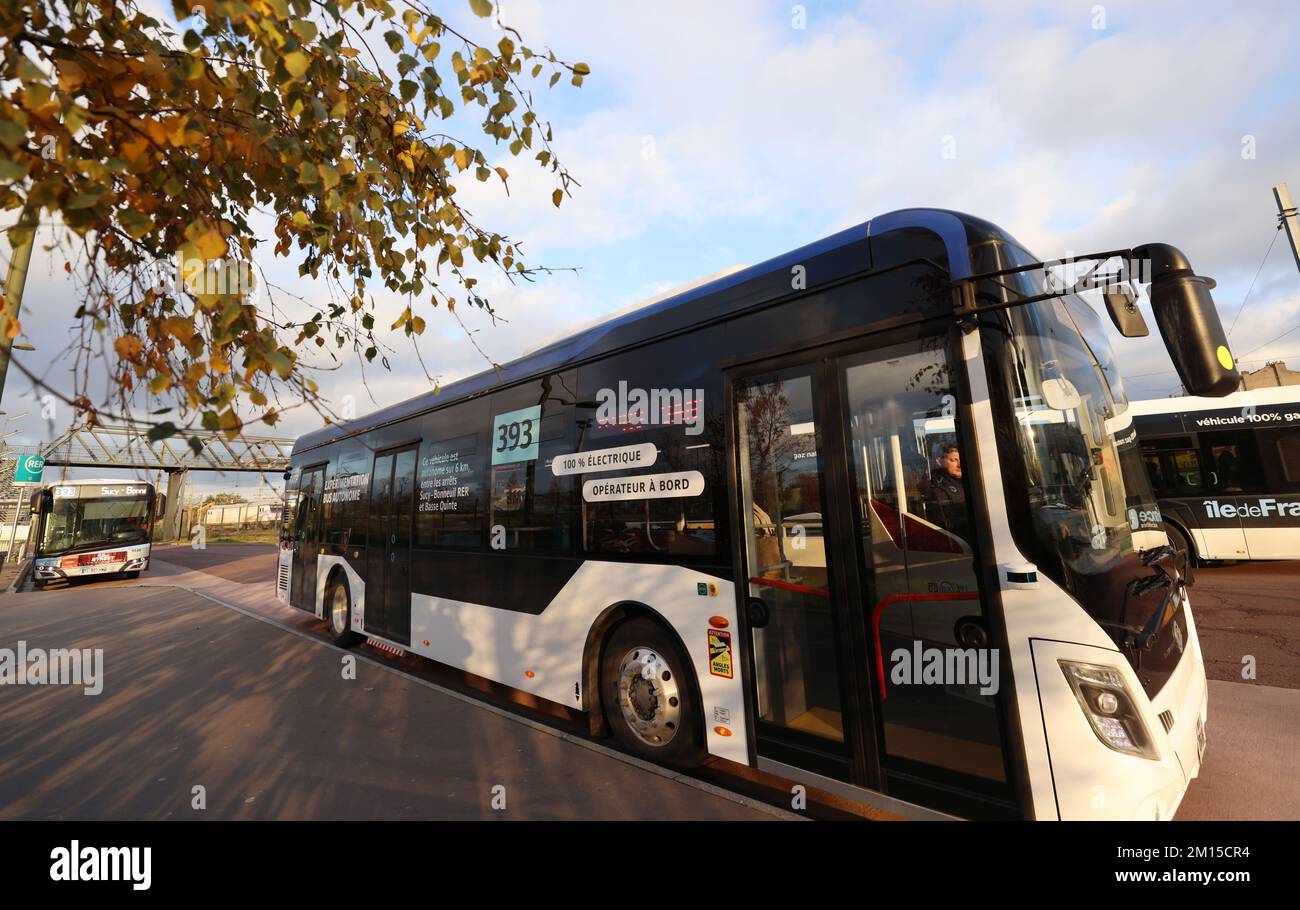 Paris, France. 7th Dec, 2022. A self-driving bus made by China's CRRC ...