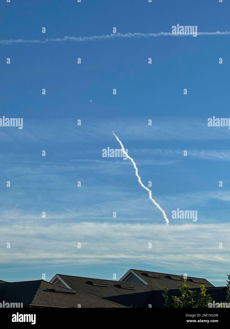 Exhaust trail from a rocket launch in Florida Stock Photo - Alamy
