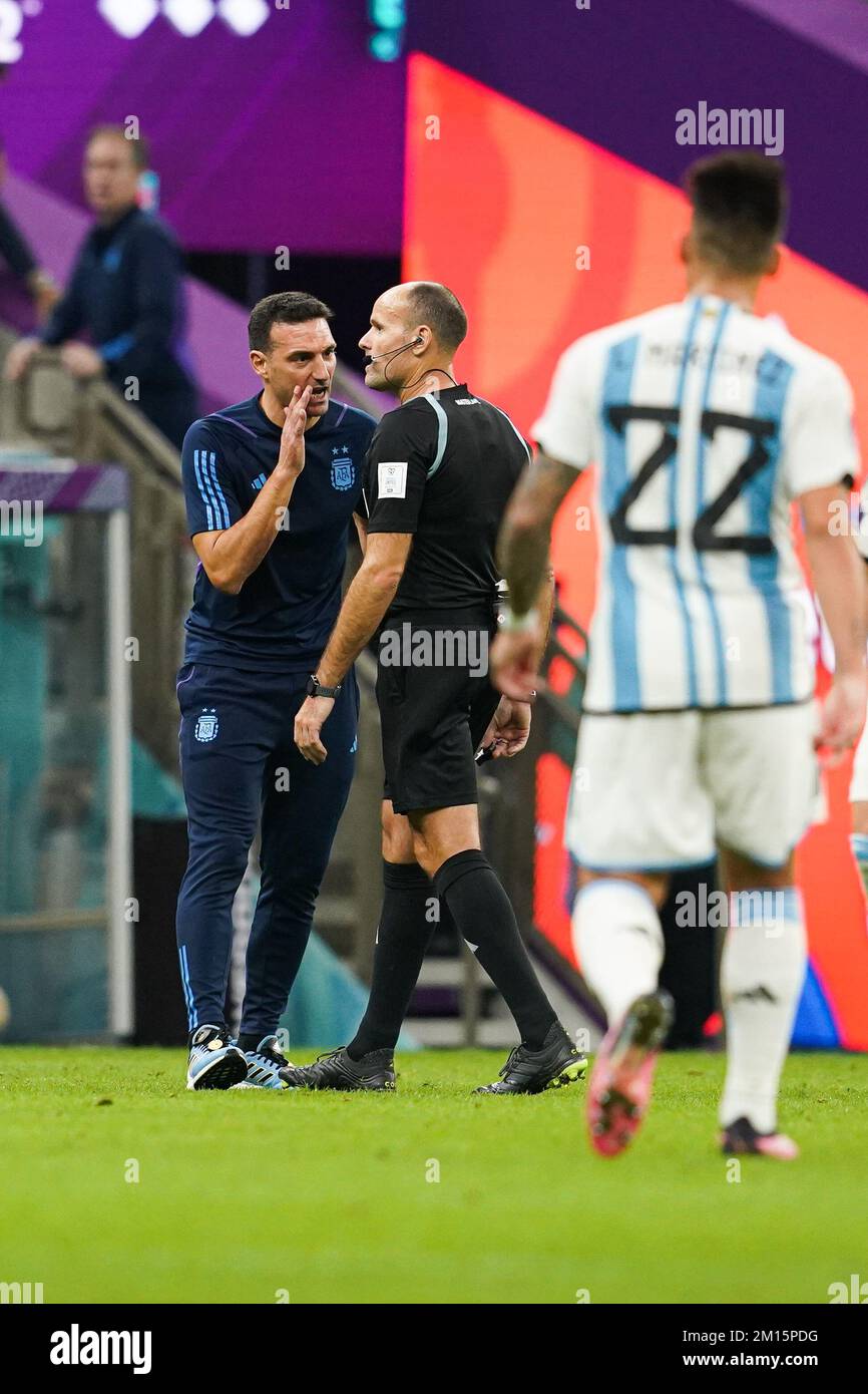 LUSAIL, QATAR - DECEMBER 9: Lionel Scaloni, Manager of Argentina argues ...