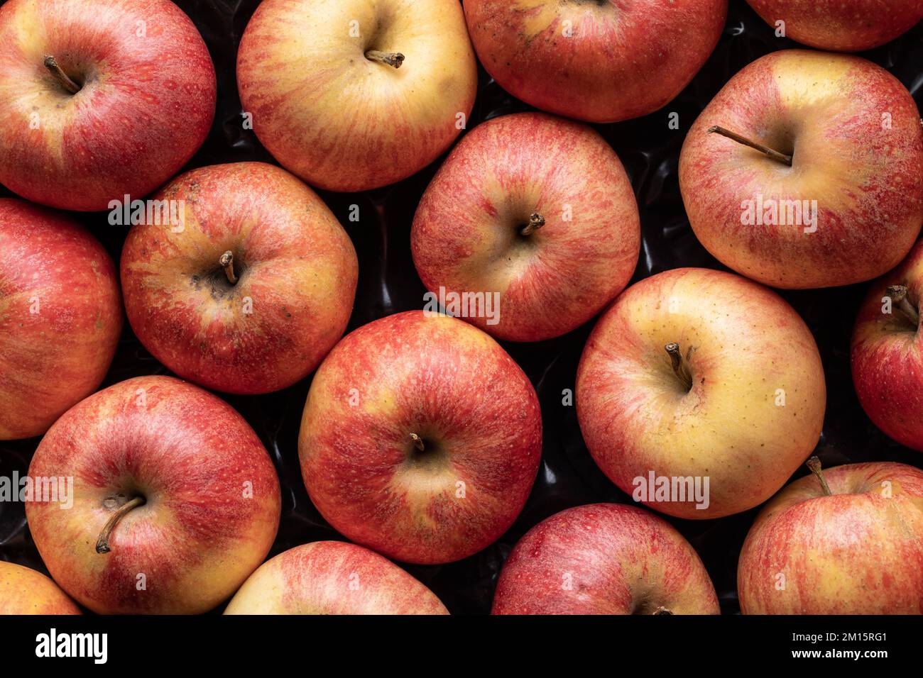 Top view full frame background of delicious fresh red apples composed ...