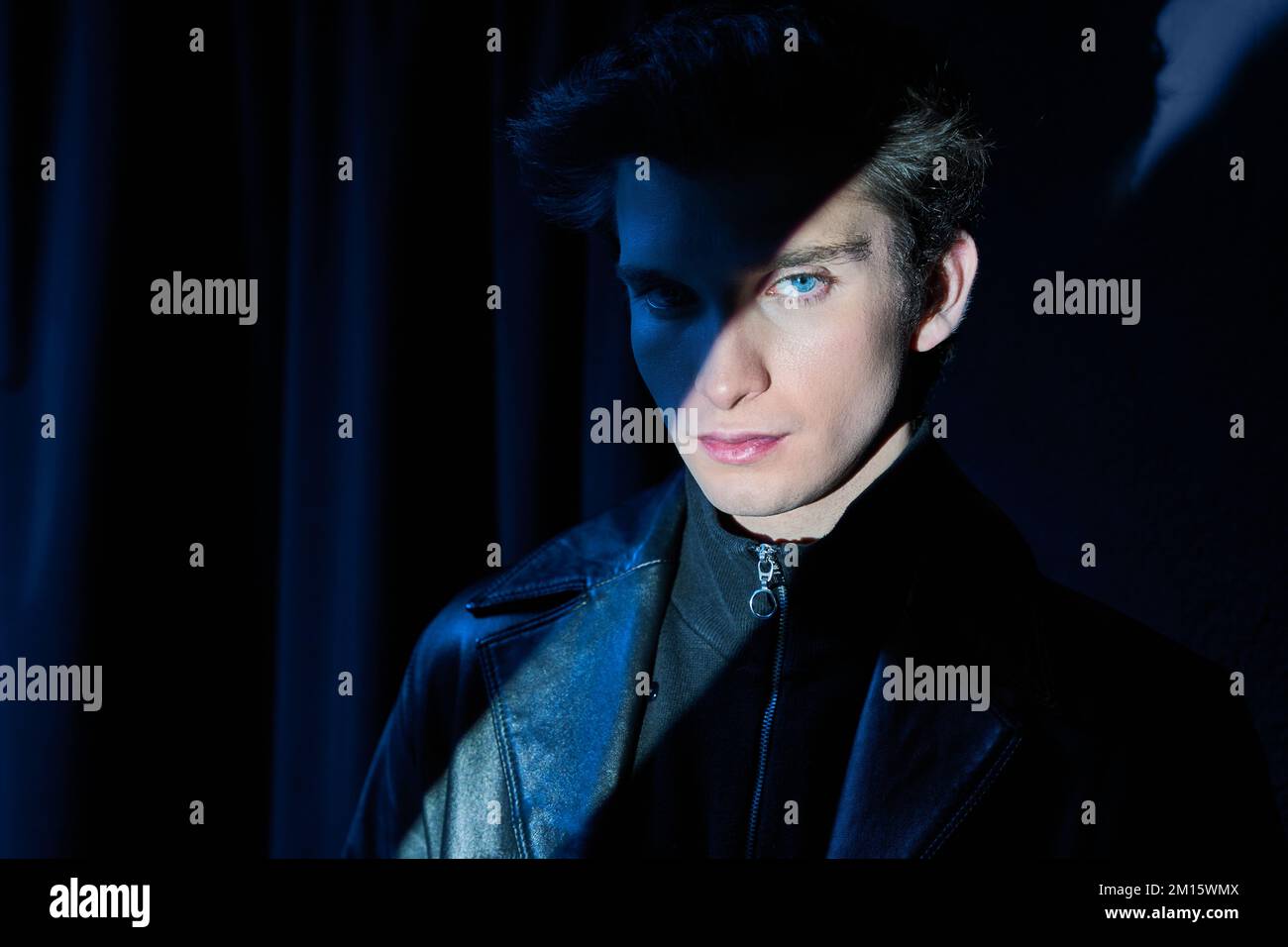 Dark hair blue eyes male model hi-res stock photography and images - Alamy