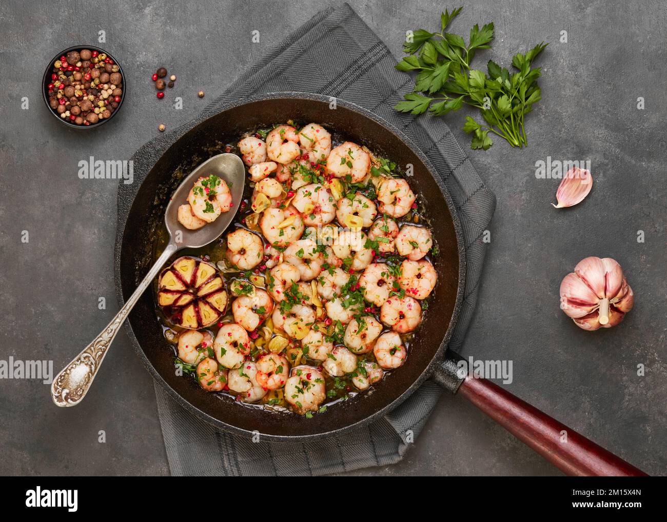 Top view shrimp scamp in a pan on grey background Stock Photo - Alamy