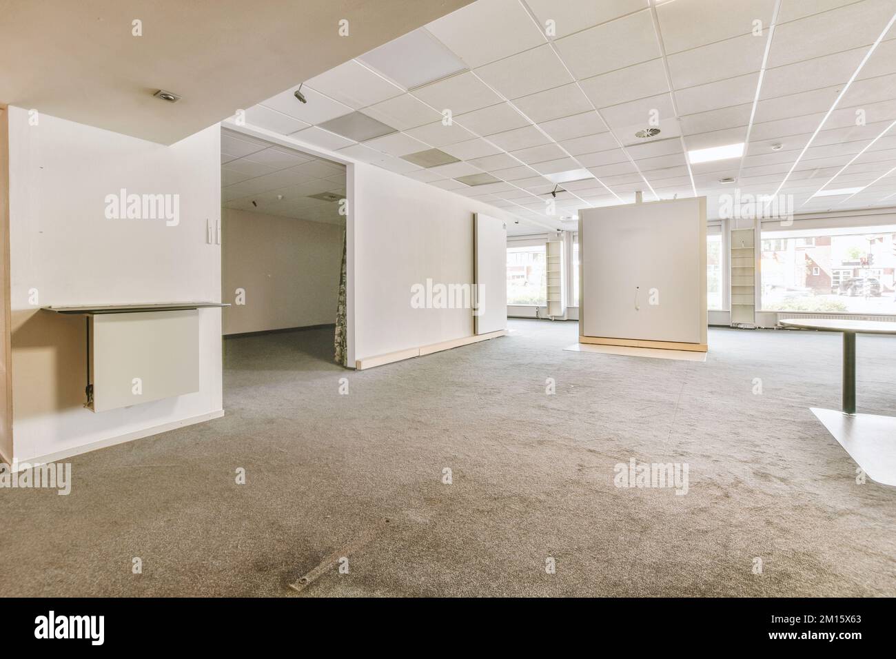 Spacious empty room during remodeling works Stock Photo - Alamy