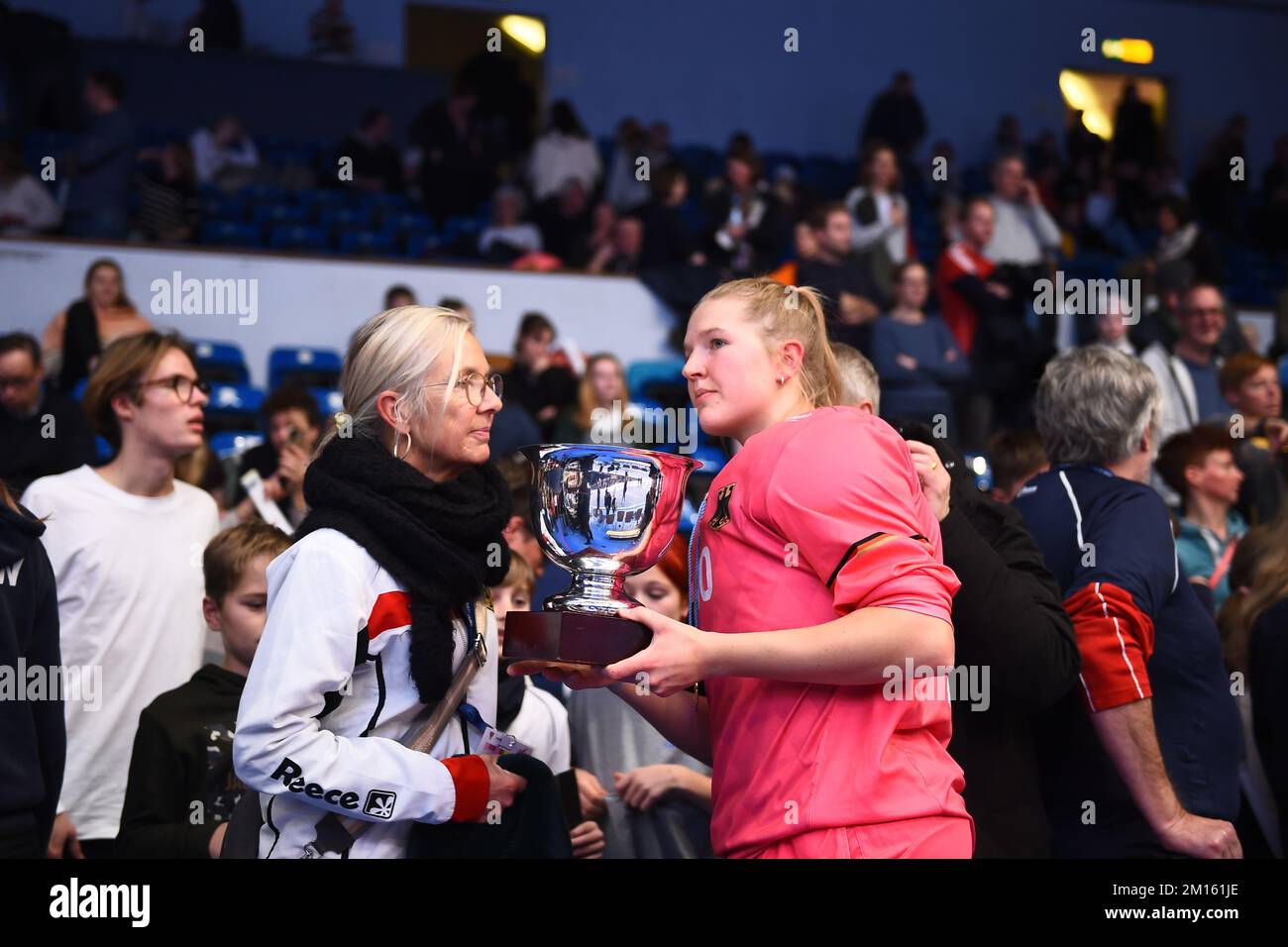 Hamburg, Germany. 10th Dec, 2022. Field hockey, hall, women, European ...