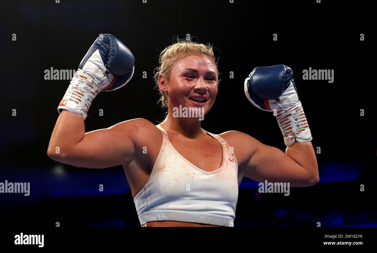 Shannon Courtenay celebrates victory over Gemma Ruegg at the First ...