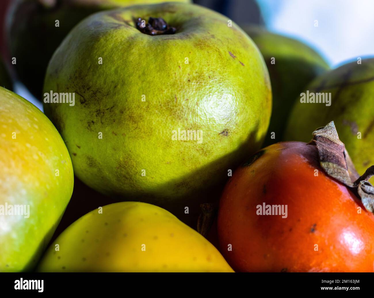 Background with fruit pear, apple and goldcrest fruit Stock Photo - Alamy