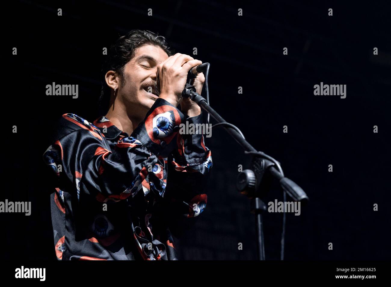 Santi francesi factor x vincitori hi-res stock photography and images ...
