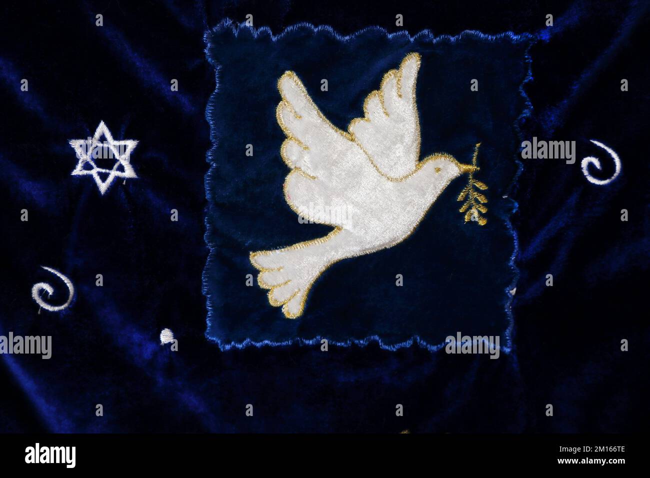 Dove of peace banner hi-res stock photography and images - Alamy