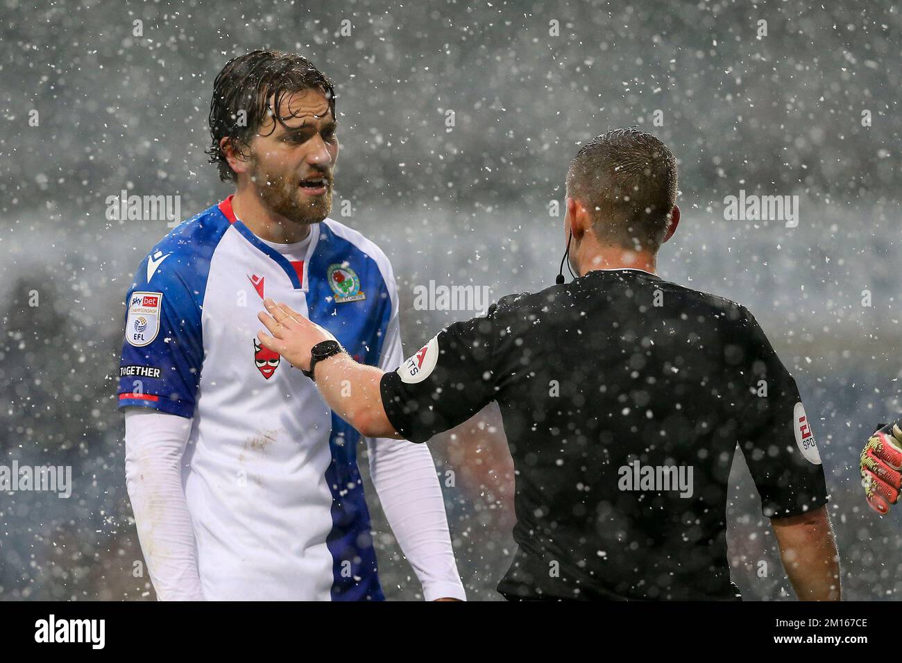 Josh smith referee hi-res stock photography and images - Alamy