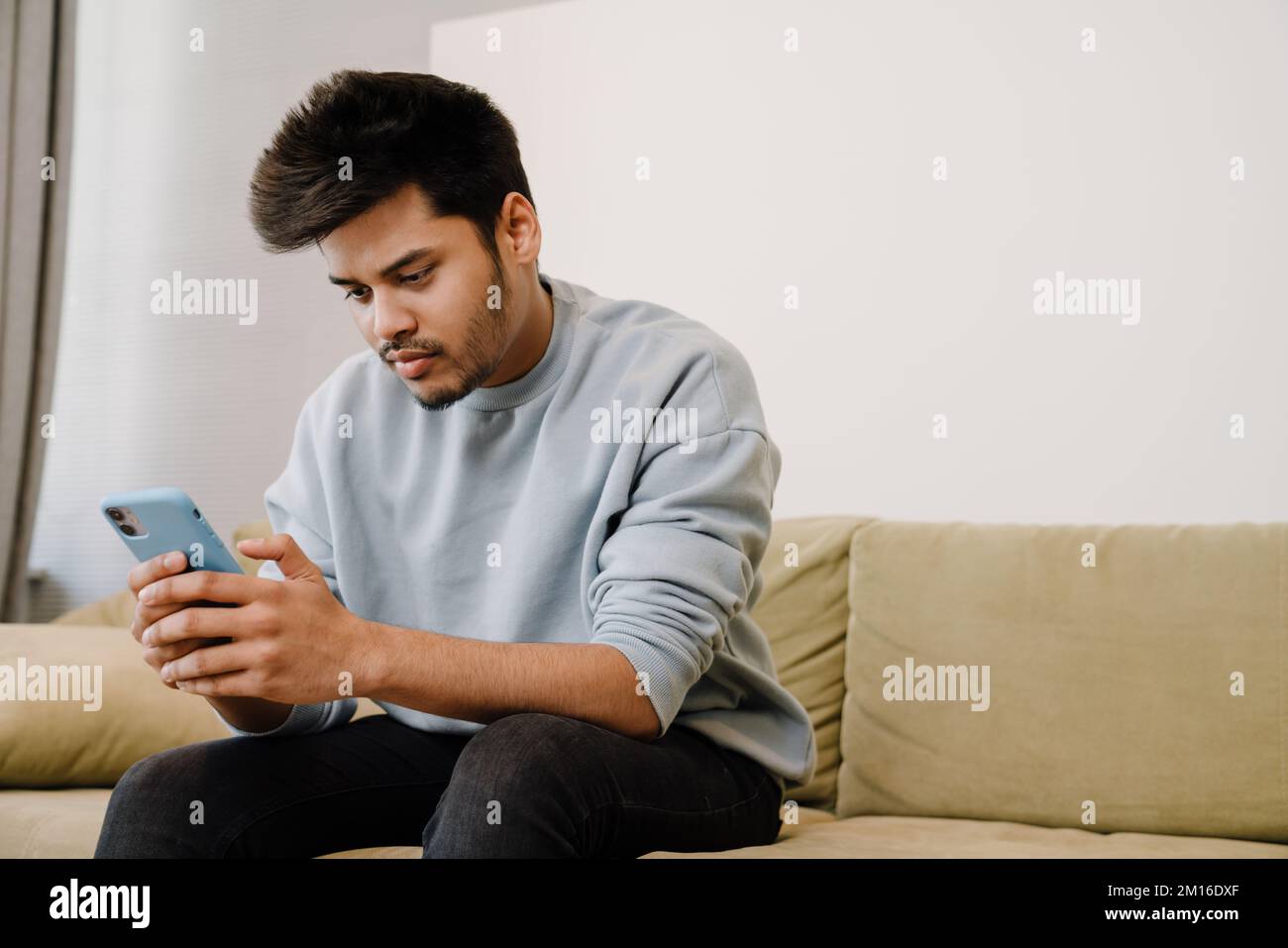 News scrolling hi-res stock photography and images - Alamy