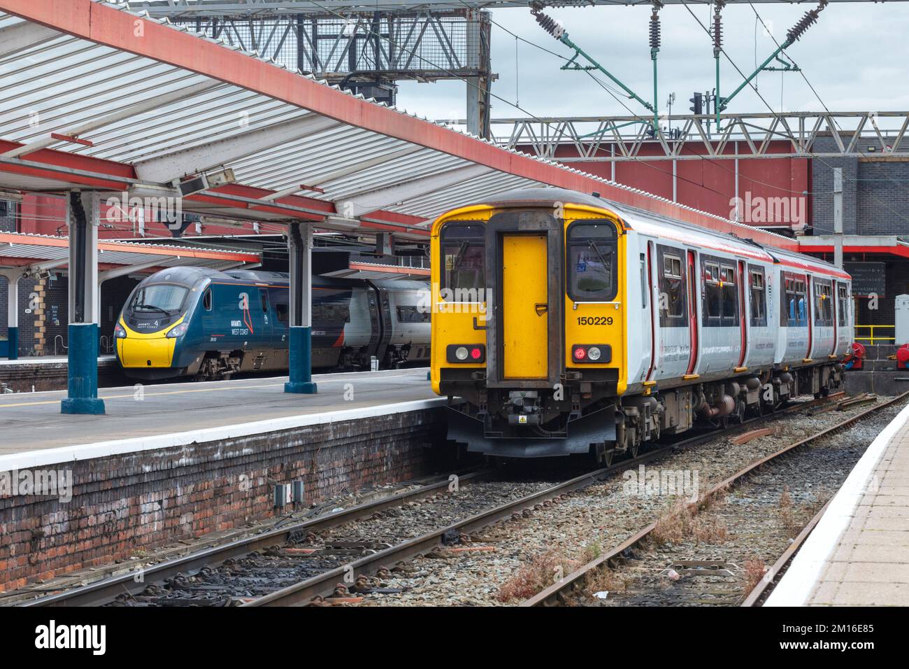 Avanti west coast pendolino train at Crewe railway station with a ...