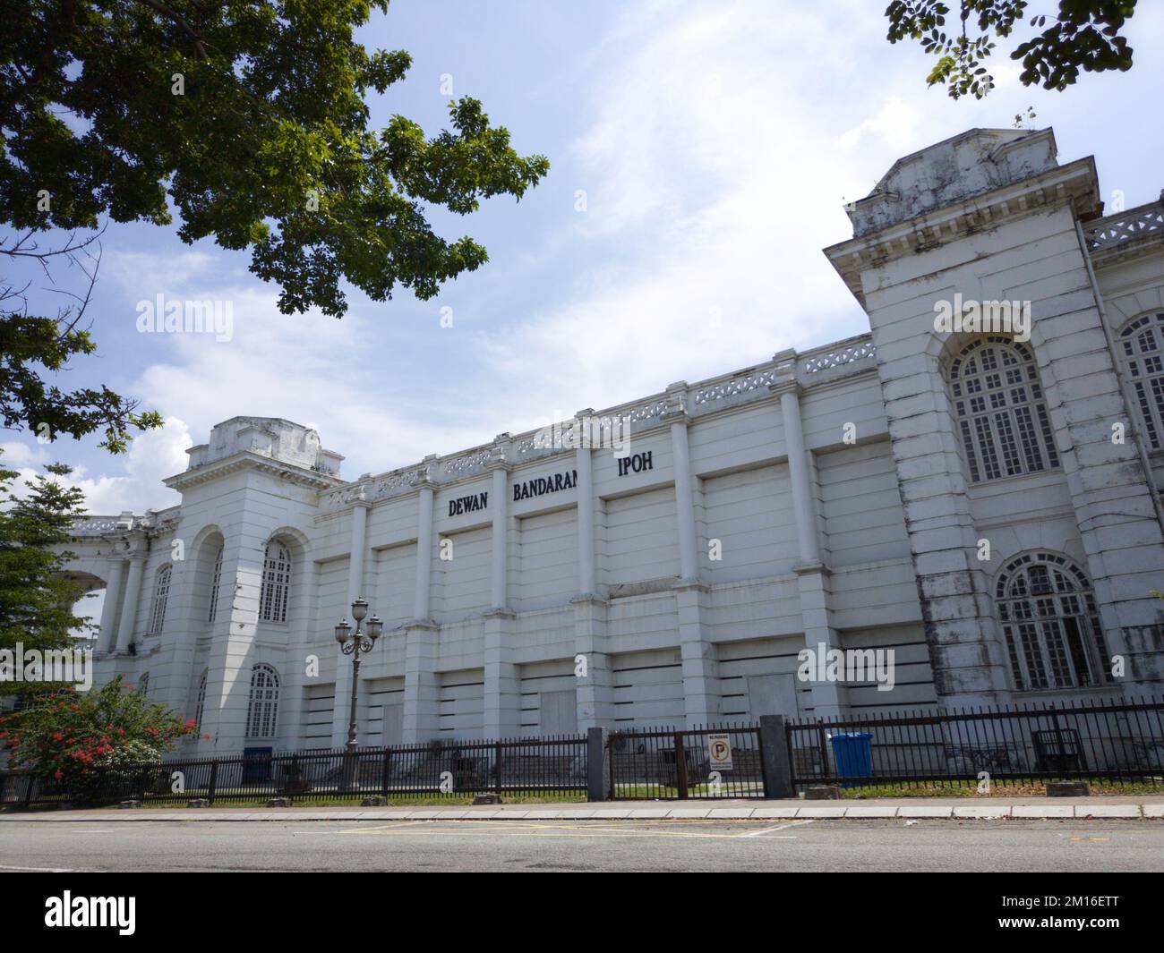 The famous Ipoh Townhall - White Old British Colonial Style Building ...