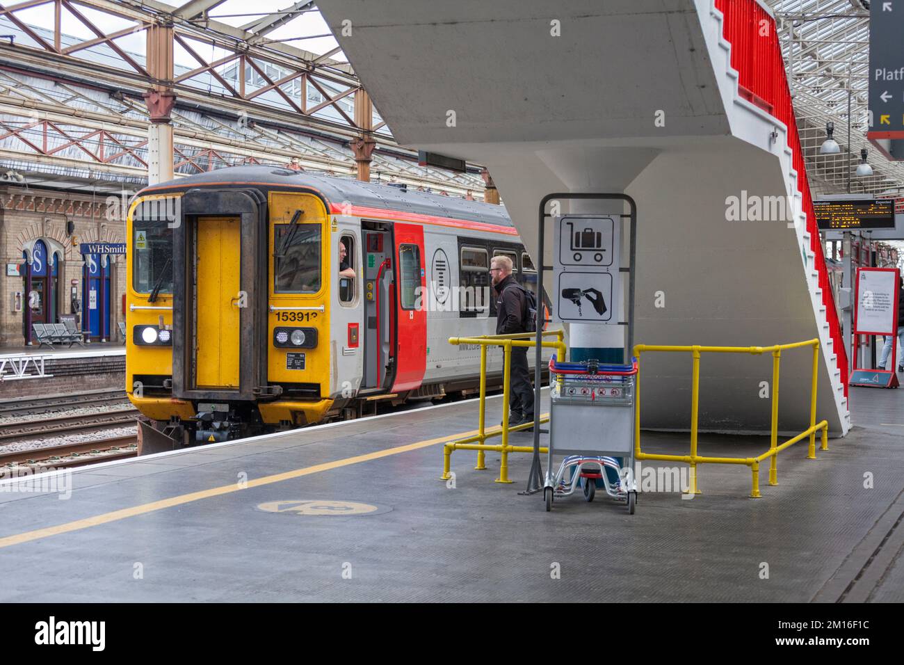 Crewe Railway station, Cheshire, UK Transport for Wales class 153 ...