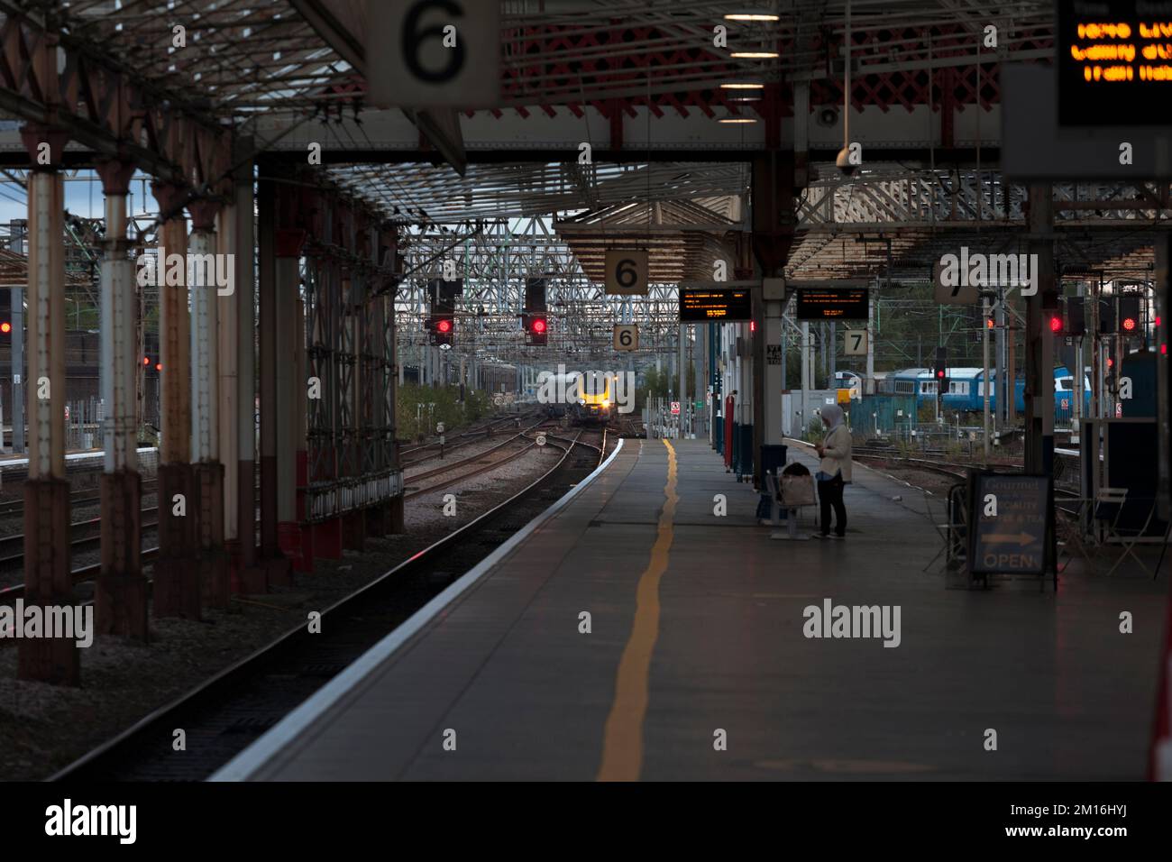 Avanti west coast train hi-res stock photography and images - Alamy