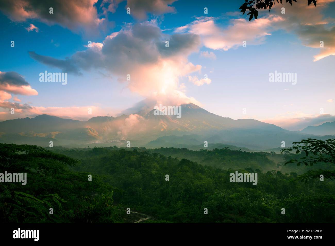 Volcán santa maria hi-res stock photography and images - Alamy