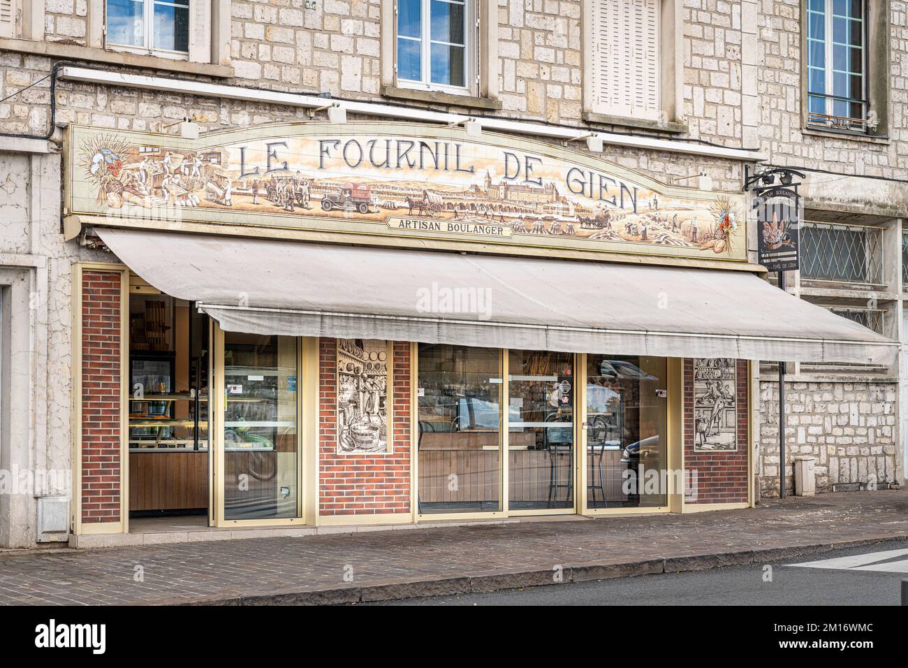 Quai lenoir hi-res stock photography and images - Alamy