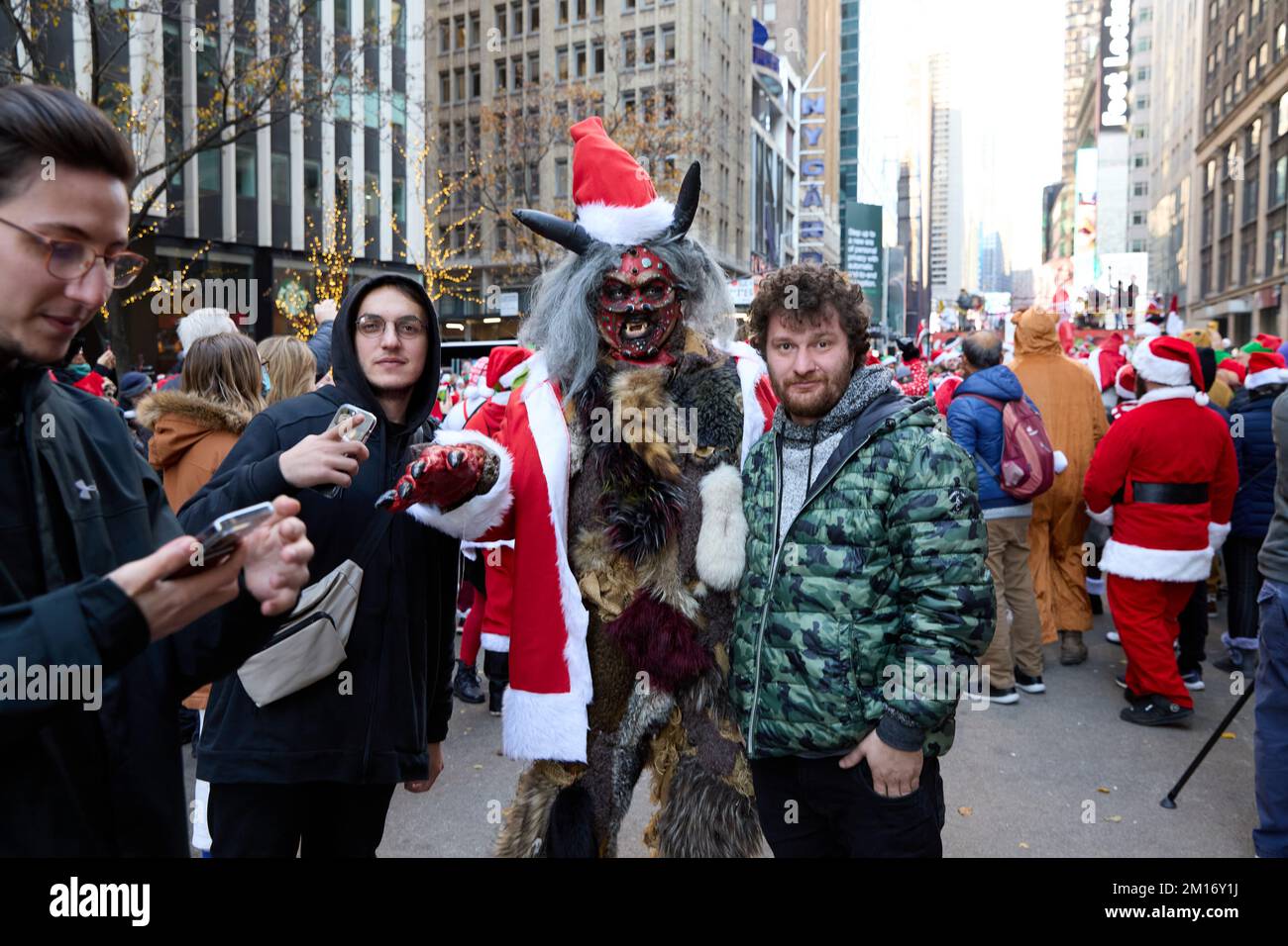 New York, NY, USA. 10th Dec, 2022. SantaCon New York City 2022 (Credit ...